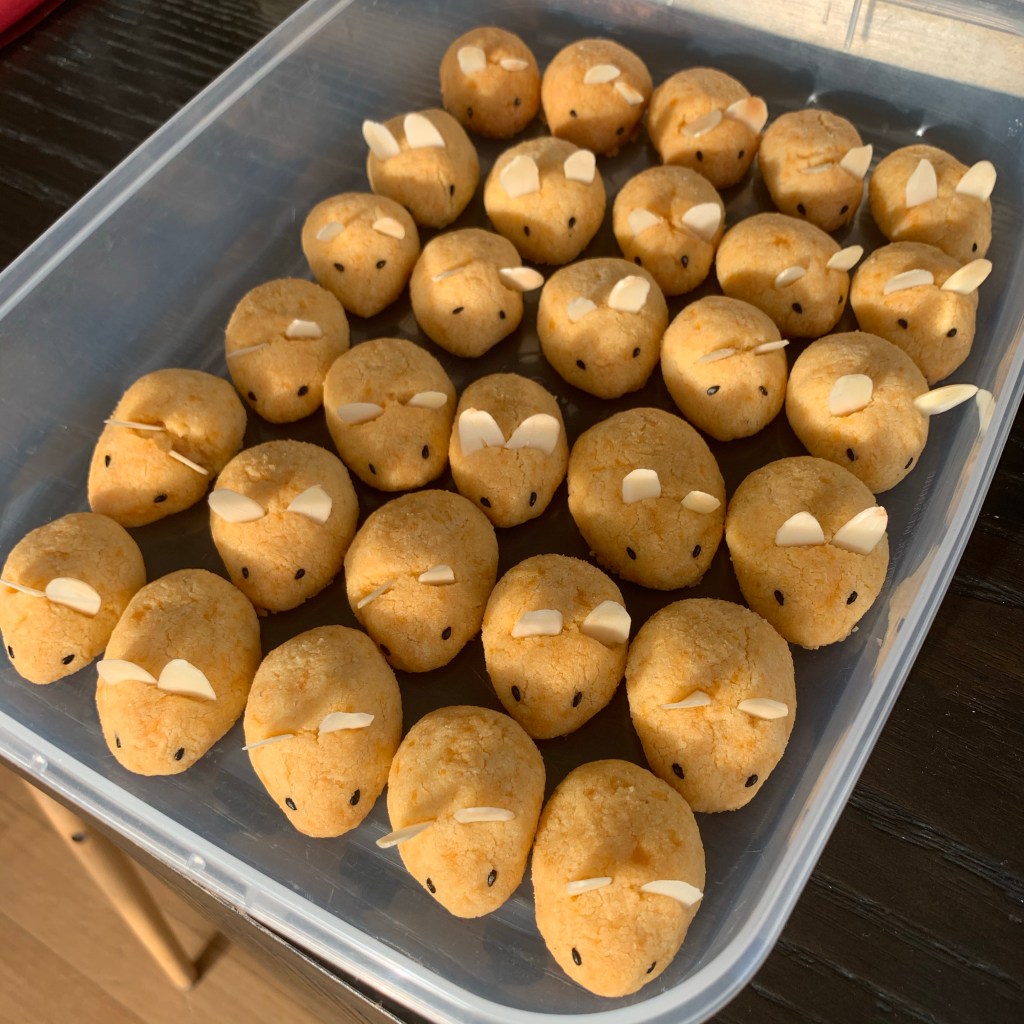 Low Carb Cheese (CNY Rat) Cookies – Still Feeling Peckish